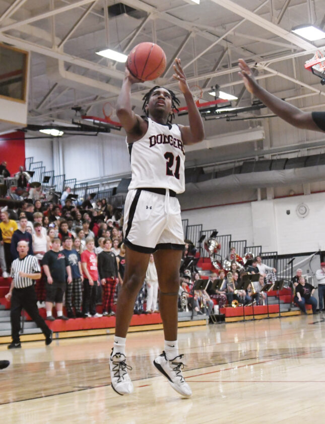 FD boys fall to East | News, Sports, Jobs - Messenger News